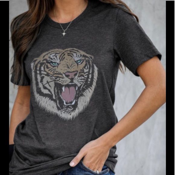 Tops | Tiger Tshirt | Poshmark